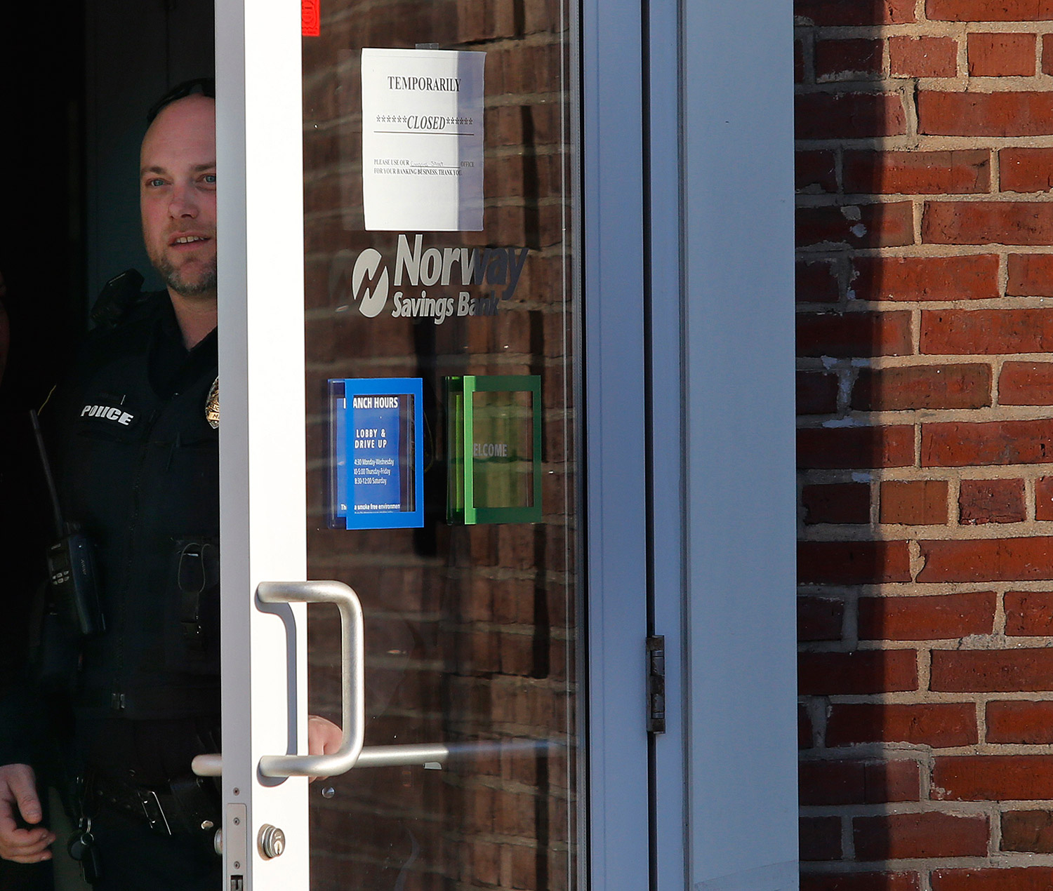 Portland police respond to armed bank robbery